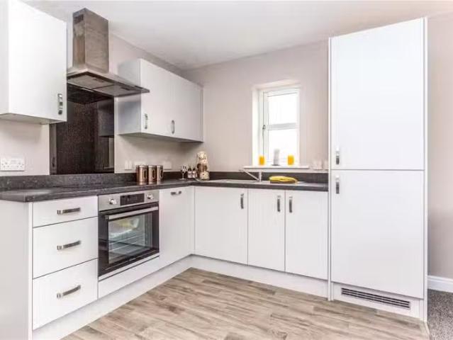 2 bedroom apartment for rent in Marsden Cross, Higher Reedley.
