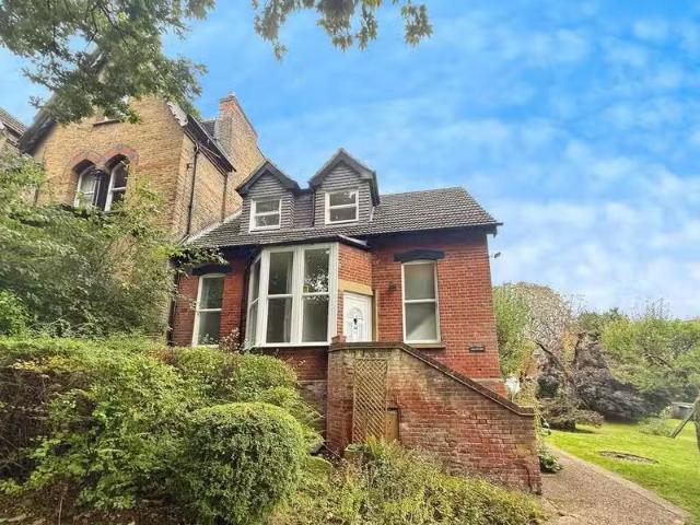 2 bedroom apartment for rent in Mays Hill Lodge, Bromley, BR2