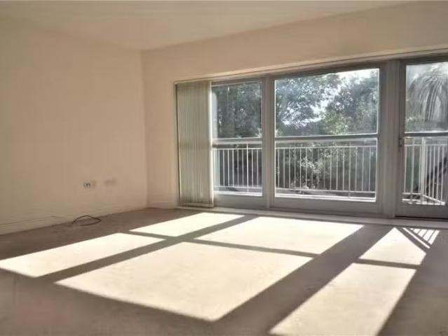 2 bedroom apartment for rent in Meadow Court, St Andrews Close.
