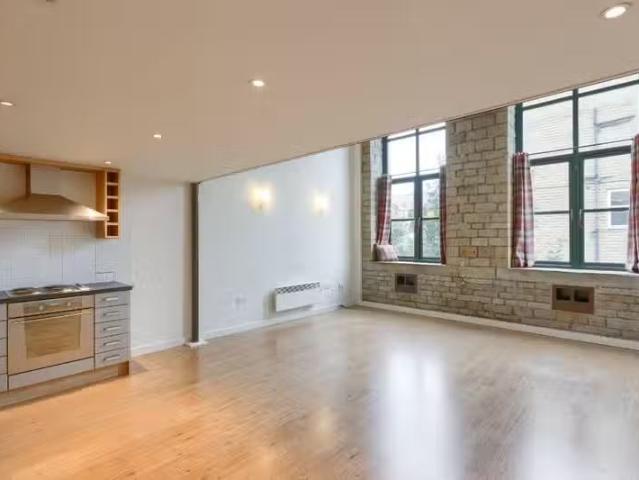 2 bedroom apartment for rent in Meadow Road, Apperley Bridge.