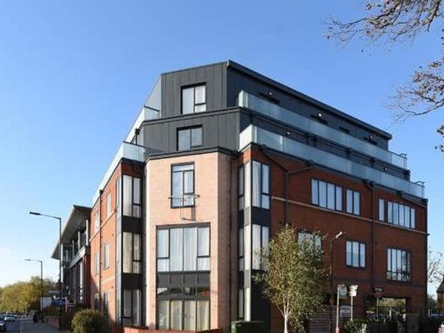 2 bedroom apartment for rent in Mercury House Bath Road SL1