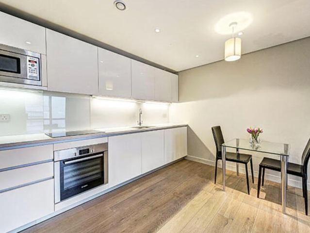 2 bedroom apartment for rent in Merchant Square, Paddington, London W2