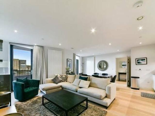 2 bedroom apartment for rent in Mercier Court Royal Wharf London E16
