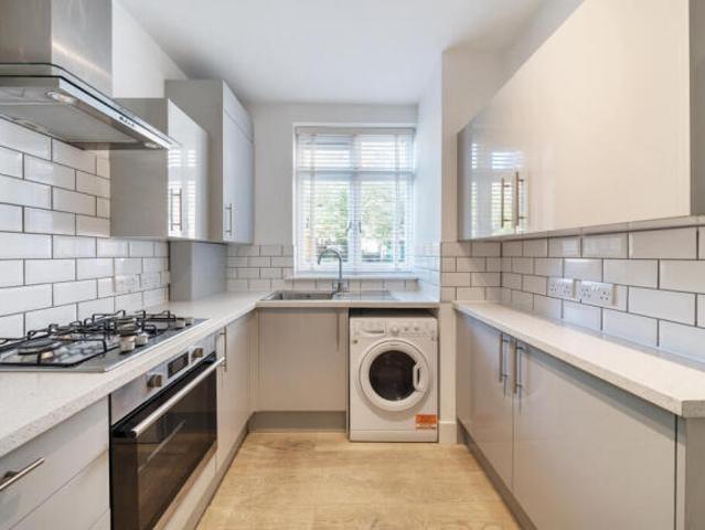 2 bedroom apartment for rent in Merrow Street, London SE17