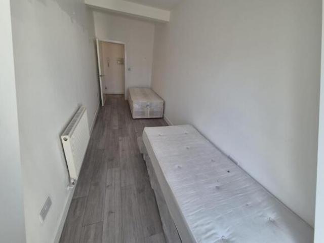 2 bedroom apartment for rent in Merton Mansions, Tooting High Street, London, SW17