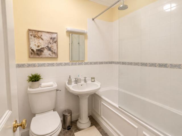 2 bedroom apartment for rent in Middle Floor Flat, Southgate Street, Furnished, SO23