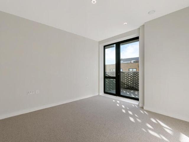 2 bedroom apartment for rent in Middle Road, LONDON, W7