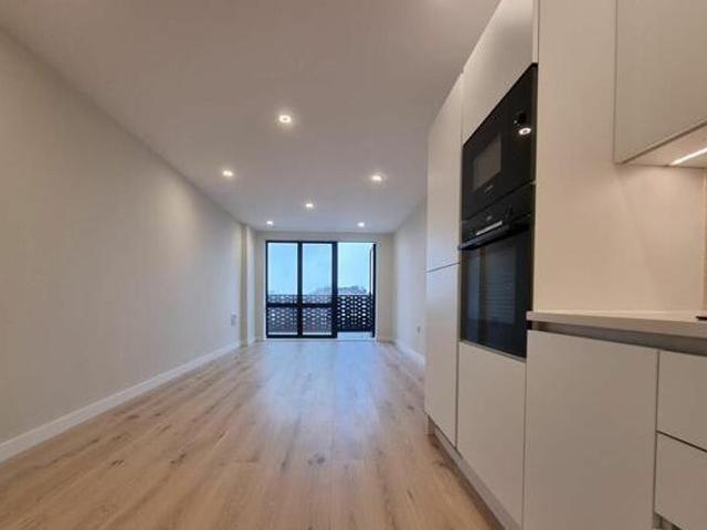 2 Bedroom Apartment For Rent In Middle Road