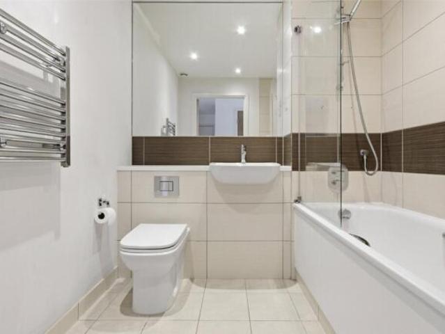 2 bedroom apartment for rent in Miles Road, London, N8