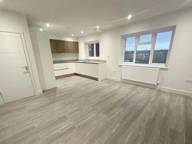 2 Bedroom Apartment For Rent In Mill Hill, London