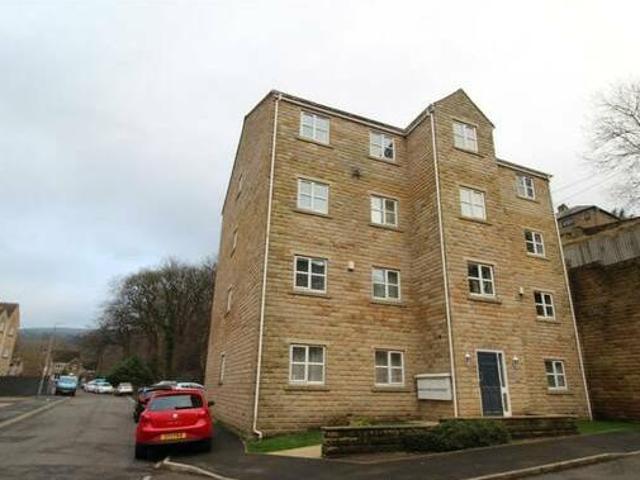 2 bedroom apartment for rent in Mill Stream Drive Luddendenfoot Halifax HX2
