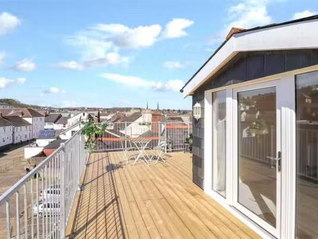 2 bedroom apartment for rent in Mill Street, Bideford, Devon.