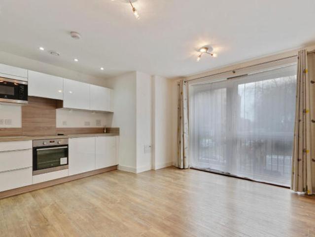 2 bedroom apartment for rent in Milles Square, London, SW9