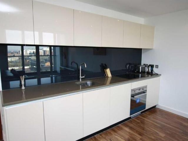2 bedroom apartment for rent in Milliners Wharf, M4