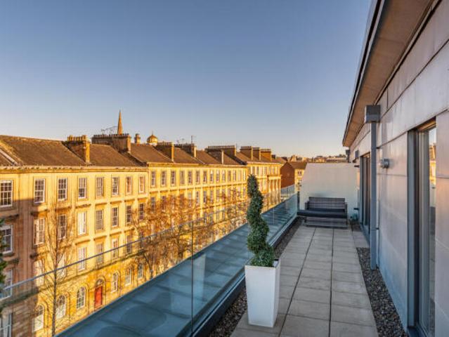 2 bedroom apartment for rent in Minerva Street, Glasgow, G3