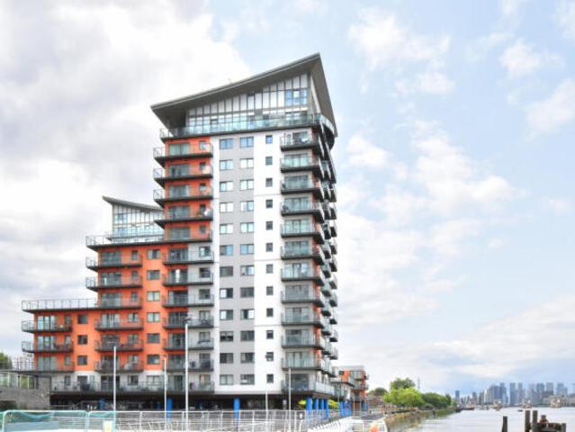 2 bedroom apartment for rent in Mizzen Mast House, Mast Quay, Woolwich, SE18