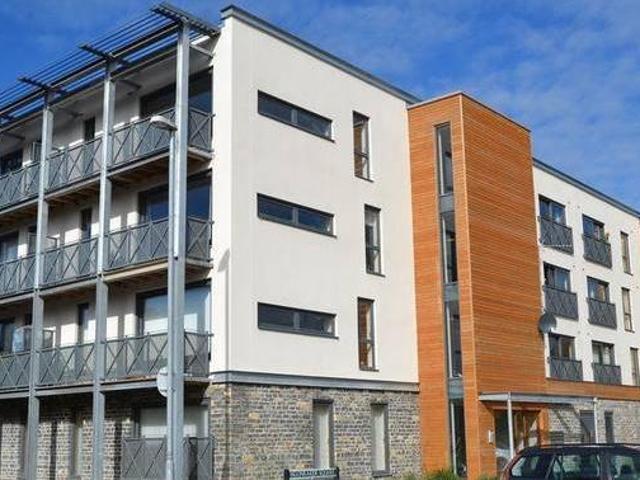 2 bedroom apartment for rent in Moonraker Square Street BA16