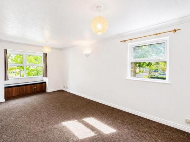 2 bedroom apartment for rent in Monmouth Close, W4
