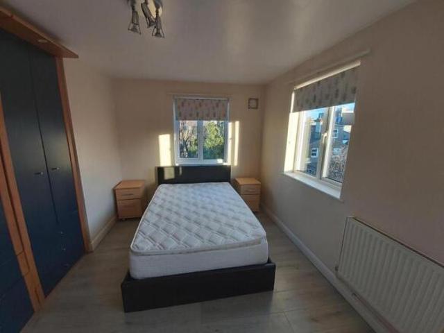 2 bedroom apartment for rent in Montague Road, London, SW19