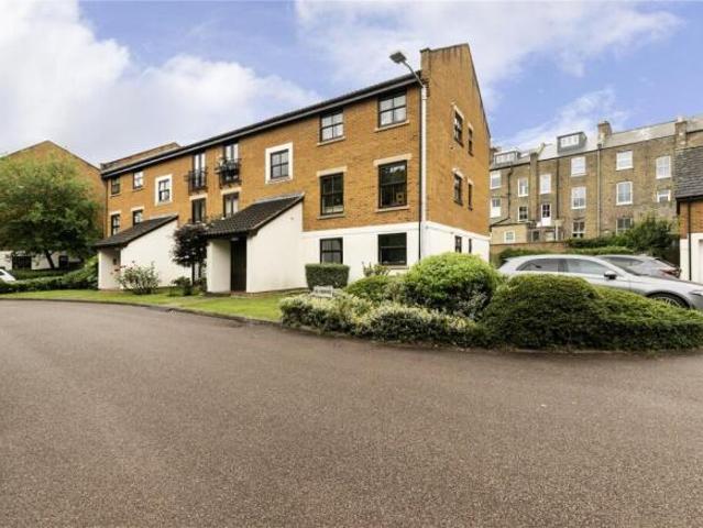 2 bedroom apartment for rent in Moriatry Close, London, N7