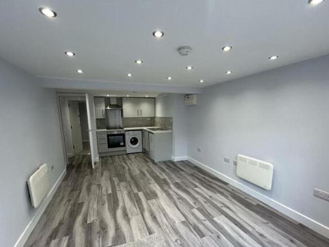 2 Bedroom Apartment For Rent In Morley