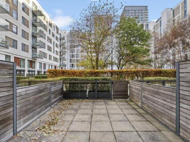 2 bedroom apartment for rent in N15 Townhouses, E20