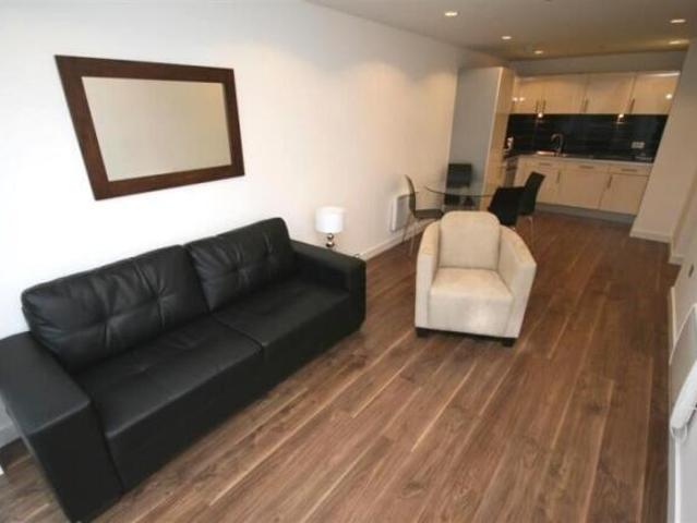 2 bedroom apartment for rent in Number One, Pink Media City Uk M50