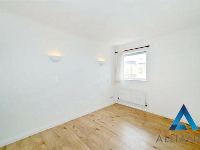 2 bedroom apartment for rent in Lamb Court, Narrow Street, London, E14