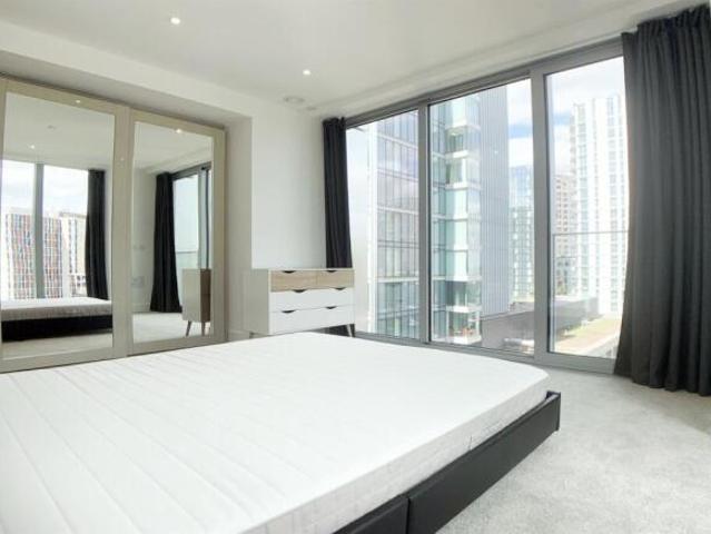 2 bedroom apartment for rent in Neroli House, Piazza Walk, E1