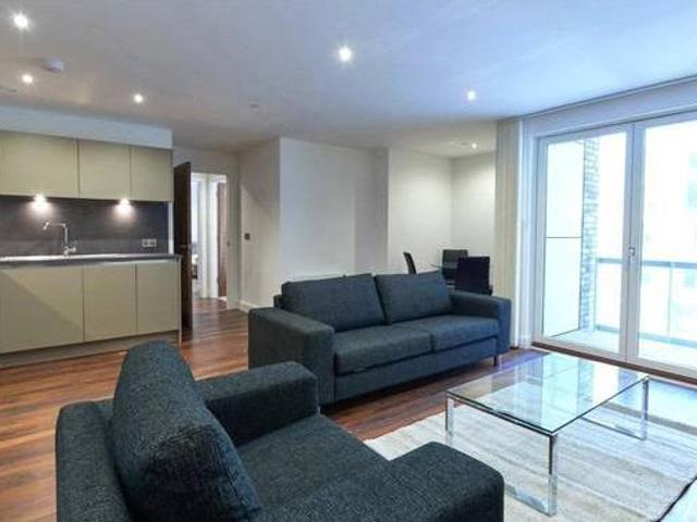 2 bedroom apartment for rent in New Bridge Street Salford M3