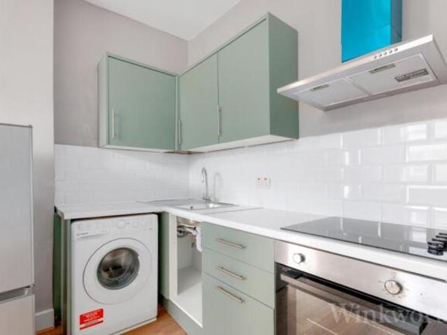 2 bedroom apartment for rent in New Cross Road, London, SE14