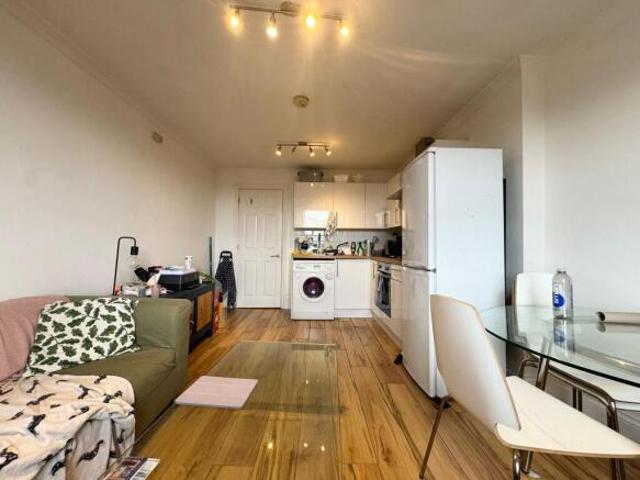2 bedroom apartment for rent in New Cross Road, SE14