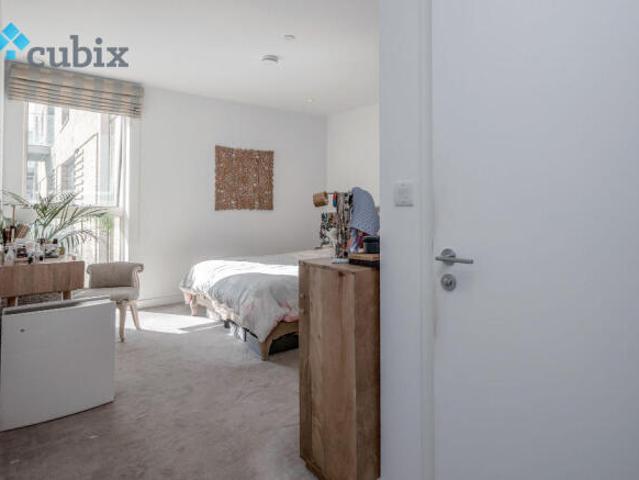 2 bedroom apartment for rent in New Paragon Walk, London, SE17