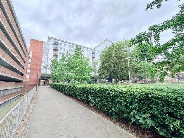 2 bedroom apartment for rent in New Road, Brentwood, CM14