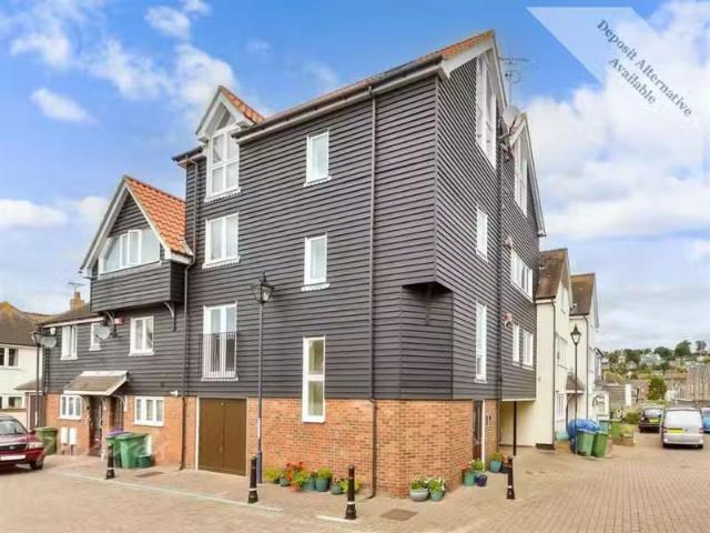2 bedroom apartment for rent in Newmans Close Hythe CT21