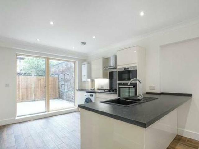 2 bedroom apartment for rent in Newark Street Whitechapel London E1