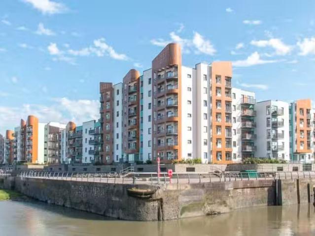 2 bedroom apartment for rent in Newfoundland Way Portishead.
