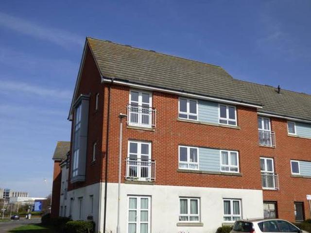 2 bedroom apartment for rent in Newfoundland Drive Poole BH15
