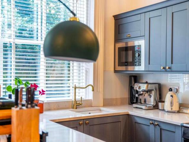 2 bedroom apartment for rent in Newton Villas, School Lane, Chapel Allerton, Leeds, LS7
