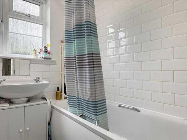 2 bedroom apartment for rent in Nether Street, London, N12