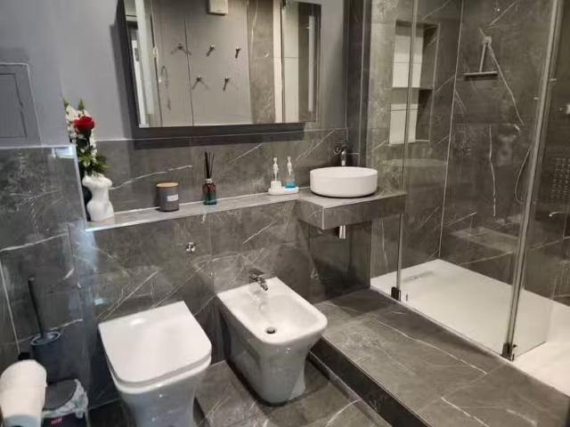 2 bedroom apartment for rent in Netherheys Drive, London, CR2.