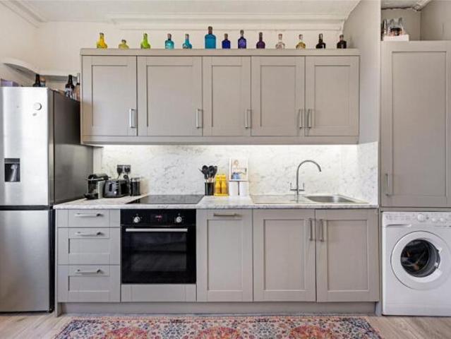 2 bedroom apartment for rent in Nightingale Lane, London, SW12