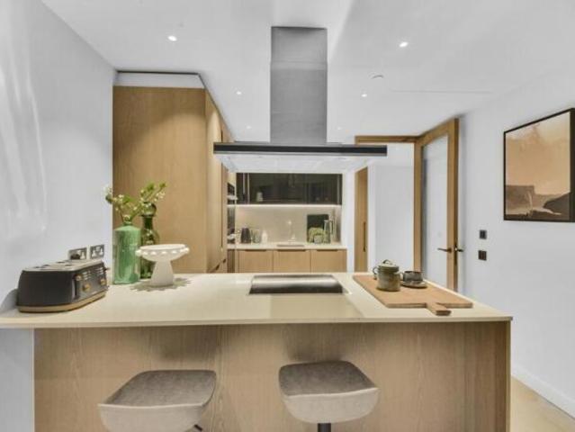 2 bedroom apartment for rent in Nine Elms Lane London SW8
