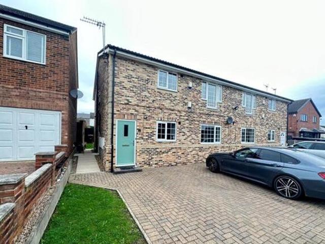 2 Bedroom Apartment For Rent In Normanton, West Yorkshire