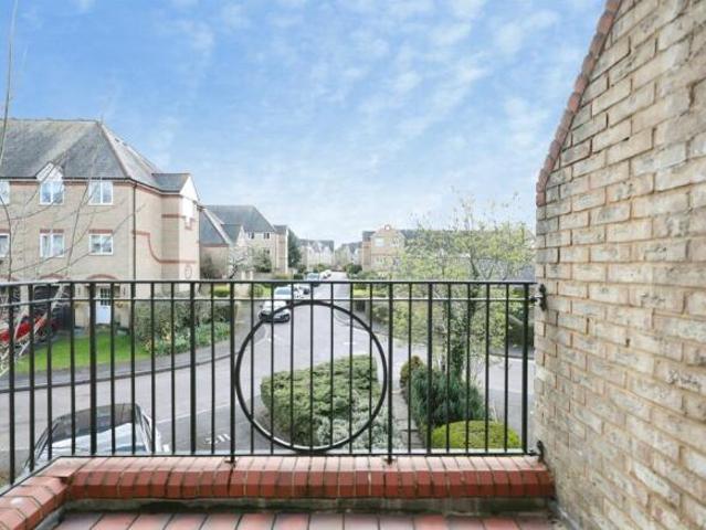 2 bedroom apartment for rent in Norbury Avenue, WATFORD, WD24