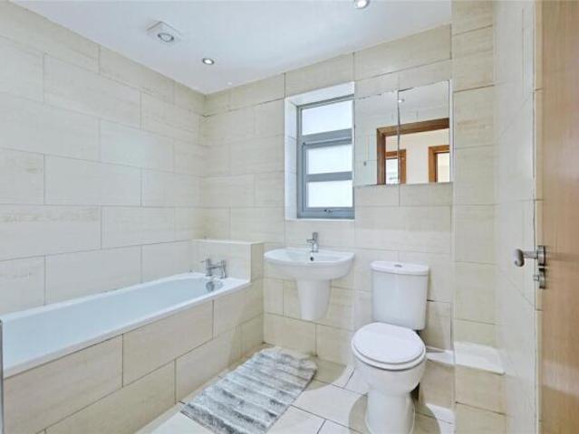 2 bedroom apartment for rent in North Road, Brentford, TW8