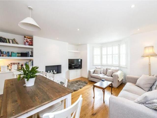 2 bedroom apartment for rent in North Side Wandsworth Common, London, SW18