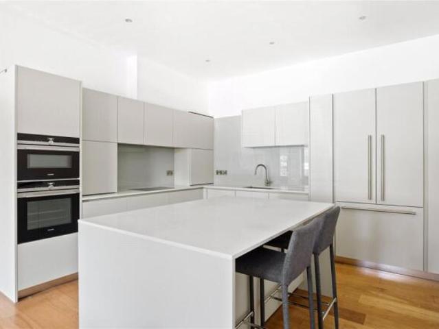 2 bedroom apartment for rent in North Tenter Street, E1