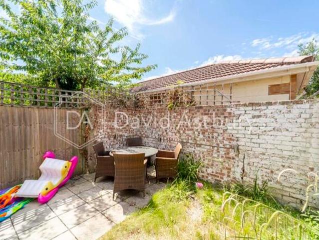 2 bedroom apartment for rent in North View Road, Alexandra Palace, London, N8