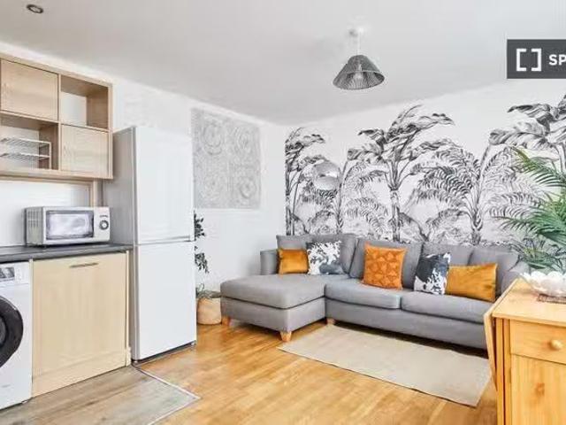 2 bedroom apartment for rent in Northern Quarter